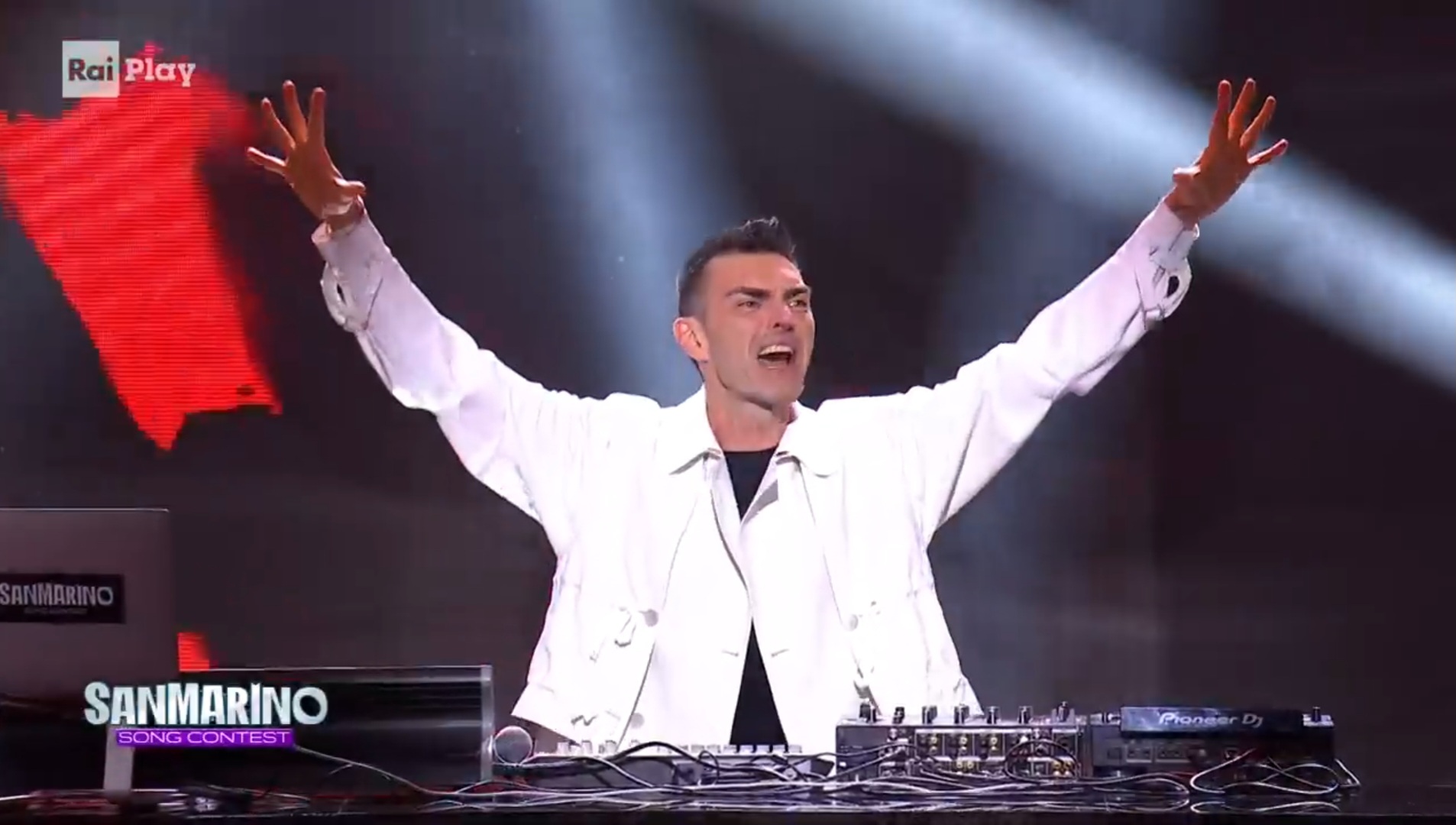 "Tutta l'Italia", scritta dal cremonese Edwyn Roberts, di scena all ...